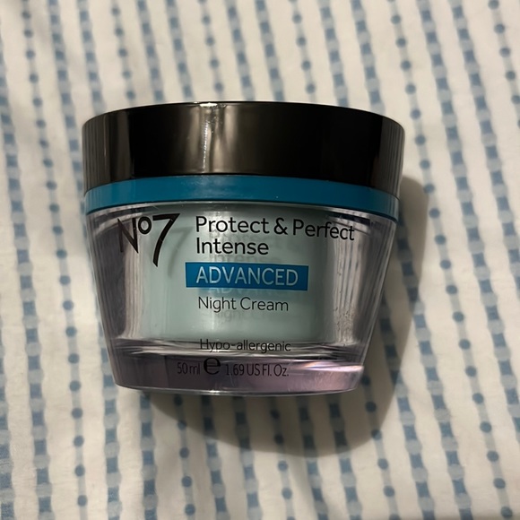Boots No7 | Other | No7 Protect Perfect Intense Advanced Night Cream ...